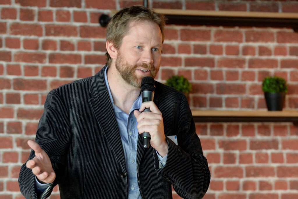 Taille Eric Larchevêque - Célèbre Blog